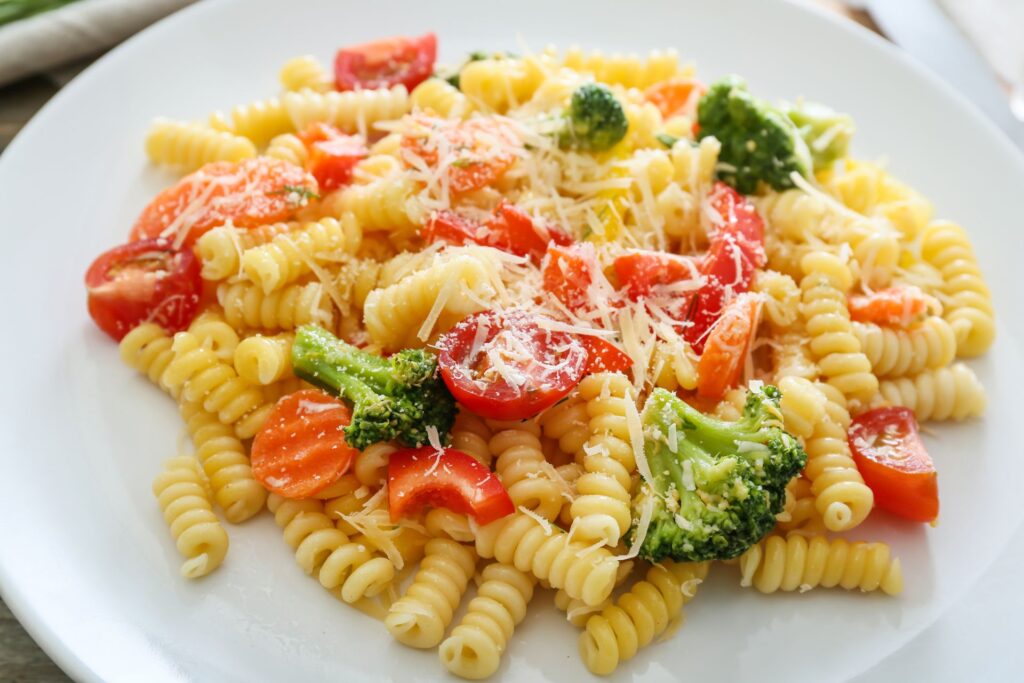Macarrão Primavera: Receita Leve e Colorida - Receitas Floriani